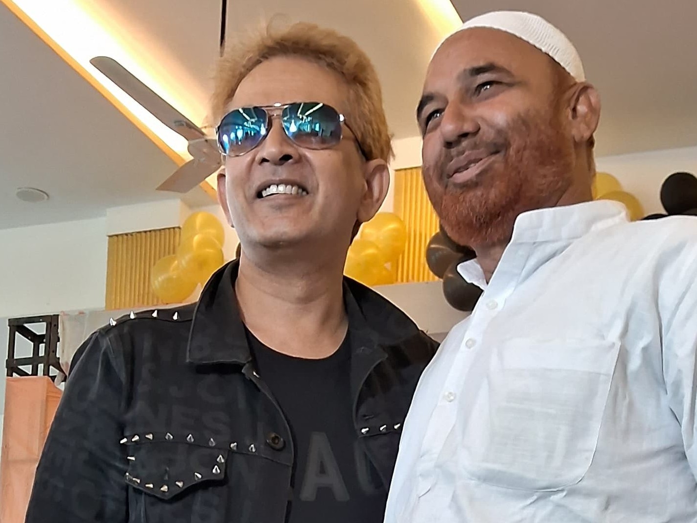 10 FIRs against hairdresser Javed Habib and his son | हेयर ड्रेसर जावेद ...