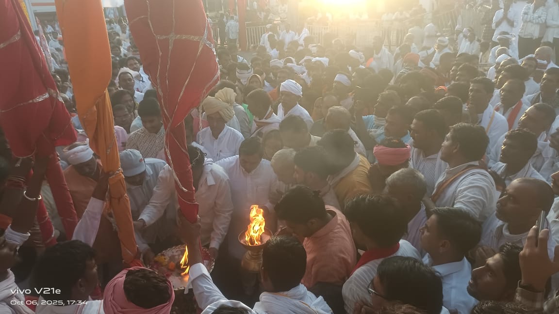 Two lakh devotees reached Sant Singaji's tomb.