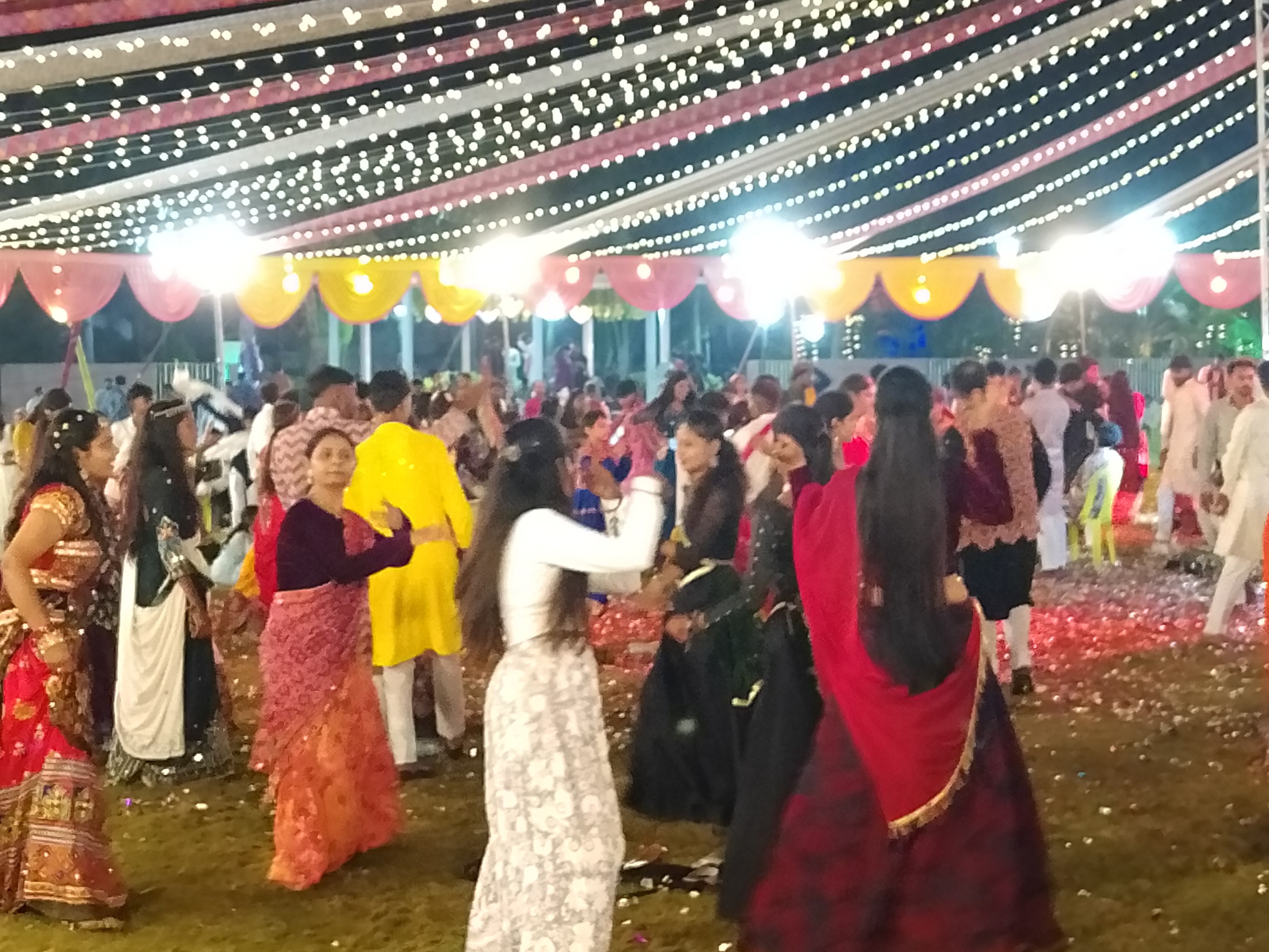 Garba Raas in traditional costumes in Pipariya