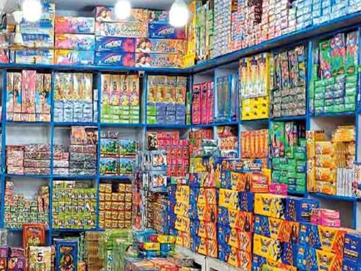 In temporary markets, shops will be 10 feet apart.