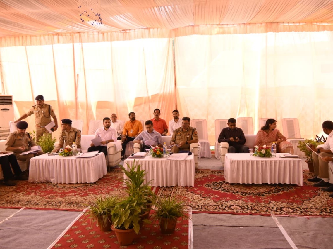 Officials inspected the arrangements for the Deva fair.