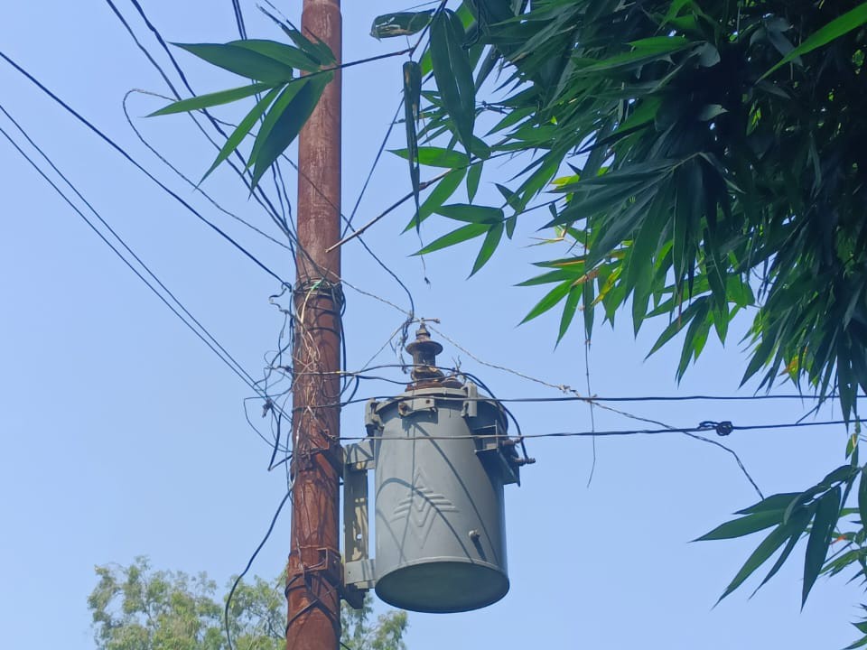 Transformer out of order in Gohani for 72 hours | गोहानी में 72 घंटे से ...