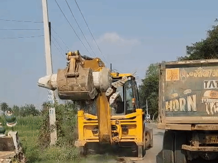 Bulldozer razes 30-year-old mosque in UP's Sambhal; Structure was built ...