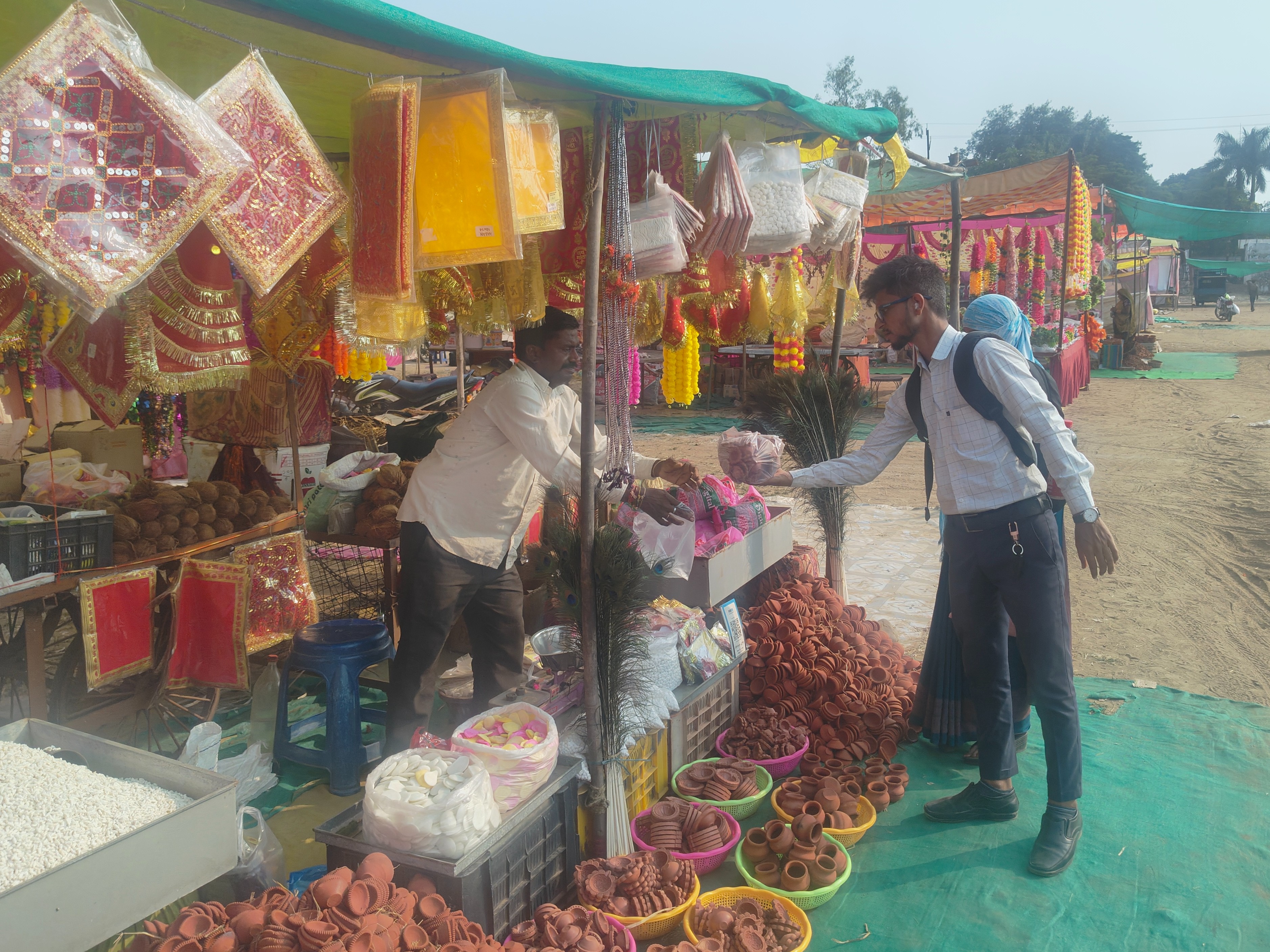 Diwali market begins at SNG Ground in Narmadapuram | नर्मदापुरम में ...