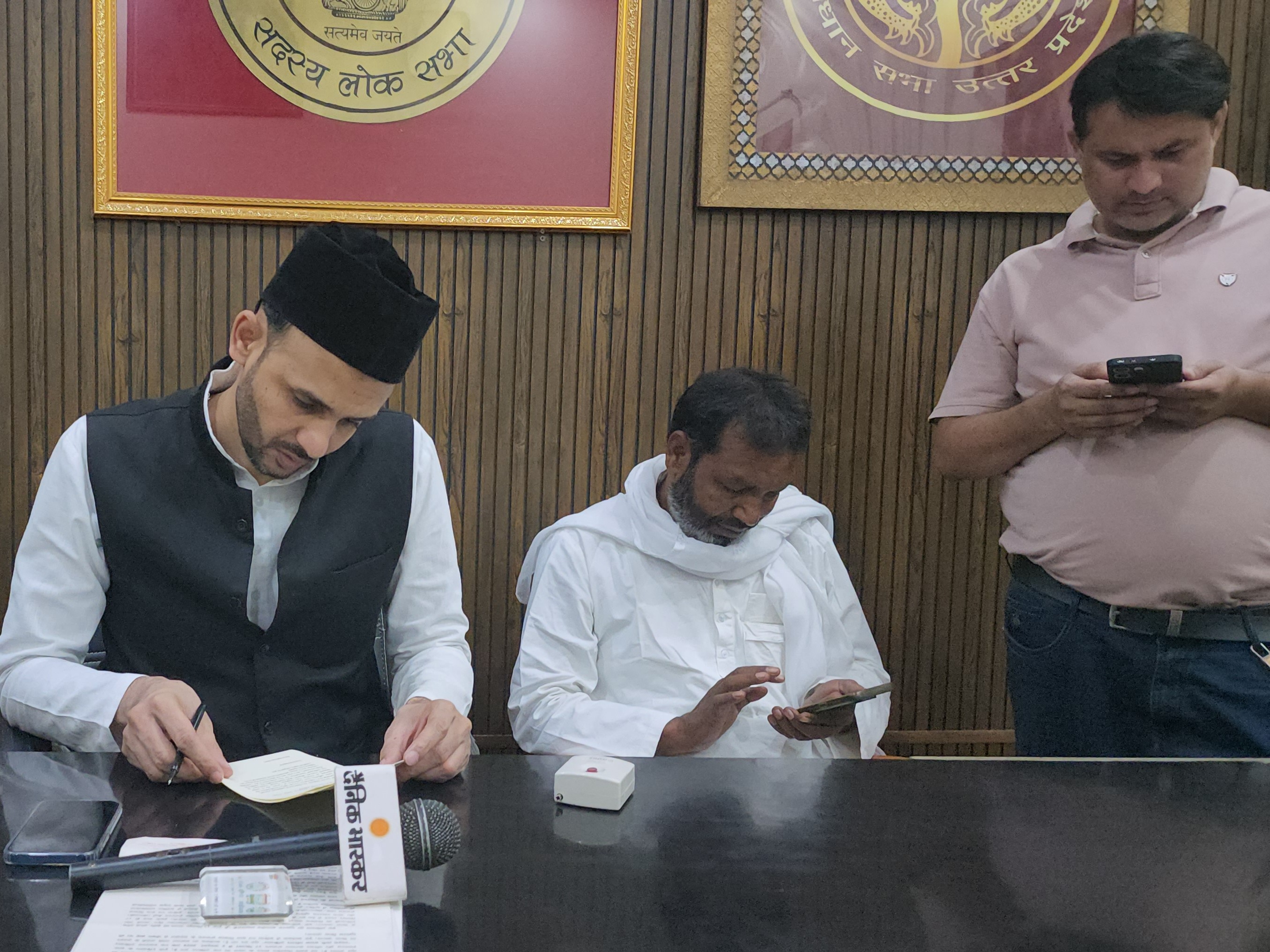 MP Burke expressed displeasure over the bulldozer action | सांसद बर्क ...