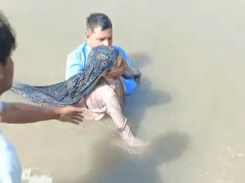 Mother and son saved from drowning in Yamuna