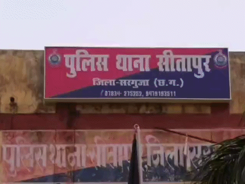 Elder brother's throat strangled with mobile charger wire | बड़े भाई का ...