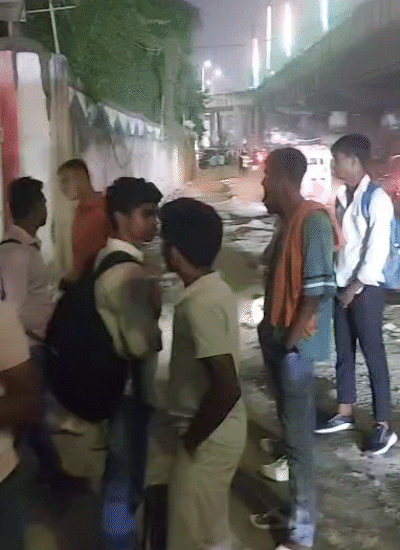Crowds gathered at Patna GPO for Aadhaar correction