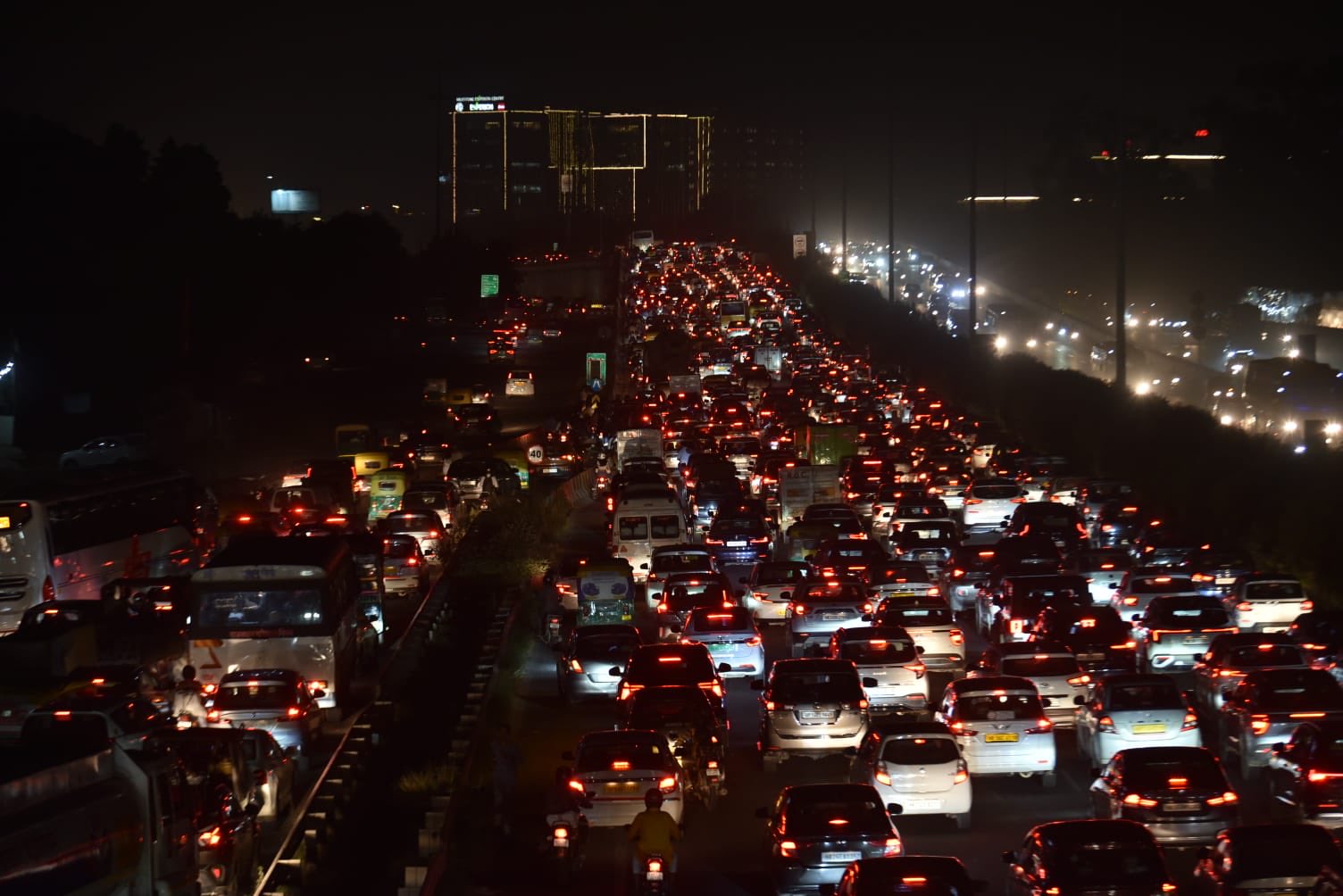 Gurugram Severe Traffic Jam at IFFCO Chowk, Diwali Festive Rush in ...