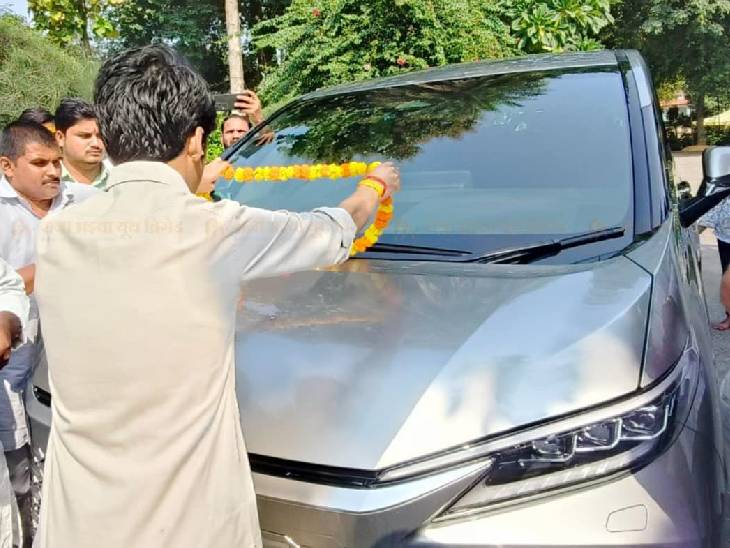 Raja Bhaiya Luxury Car Price; Dhananjay Singh | UP Bahubali