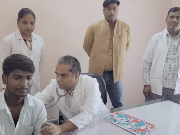 Public health fair organized at Durgaganj PHC | दुर्गागंज पीएचसी में जन ...