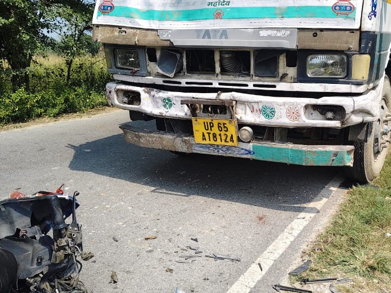 Scooty rider dies after being hit by DCM | डीसीएम की टक्कर से स्कूटी सवार की मौत: मऊ में अस्पताल ...
