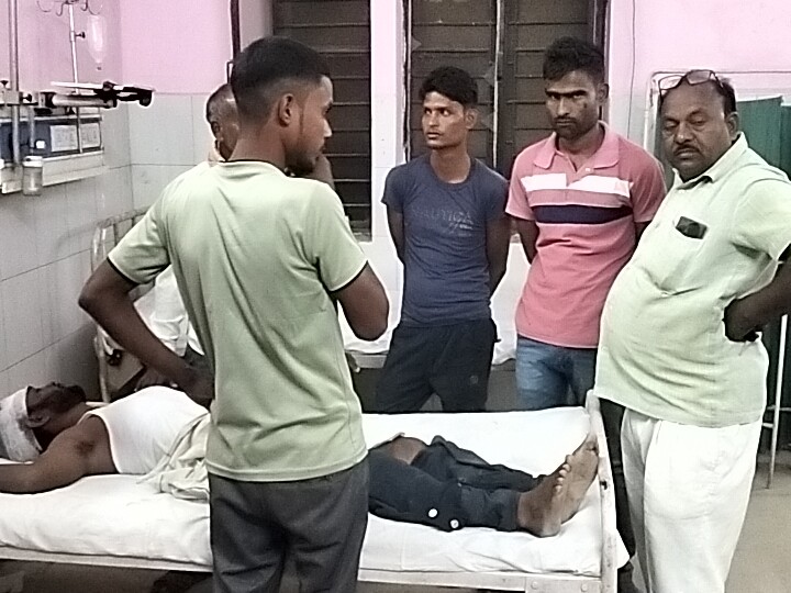 Bike lost control and overturned, driver injured | बाइक अनियंत्रित होकर पलटी, चालक घायल: फतेहपुर ...