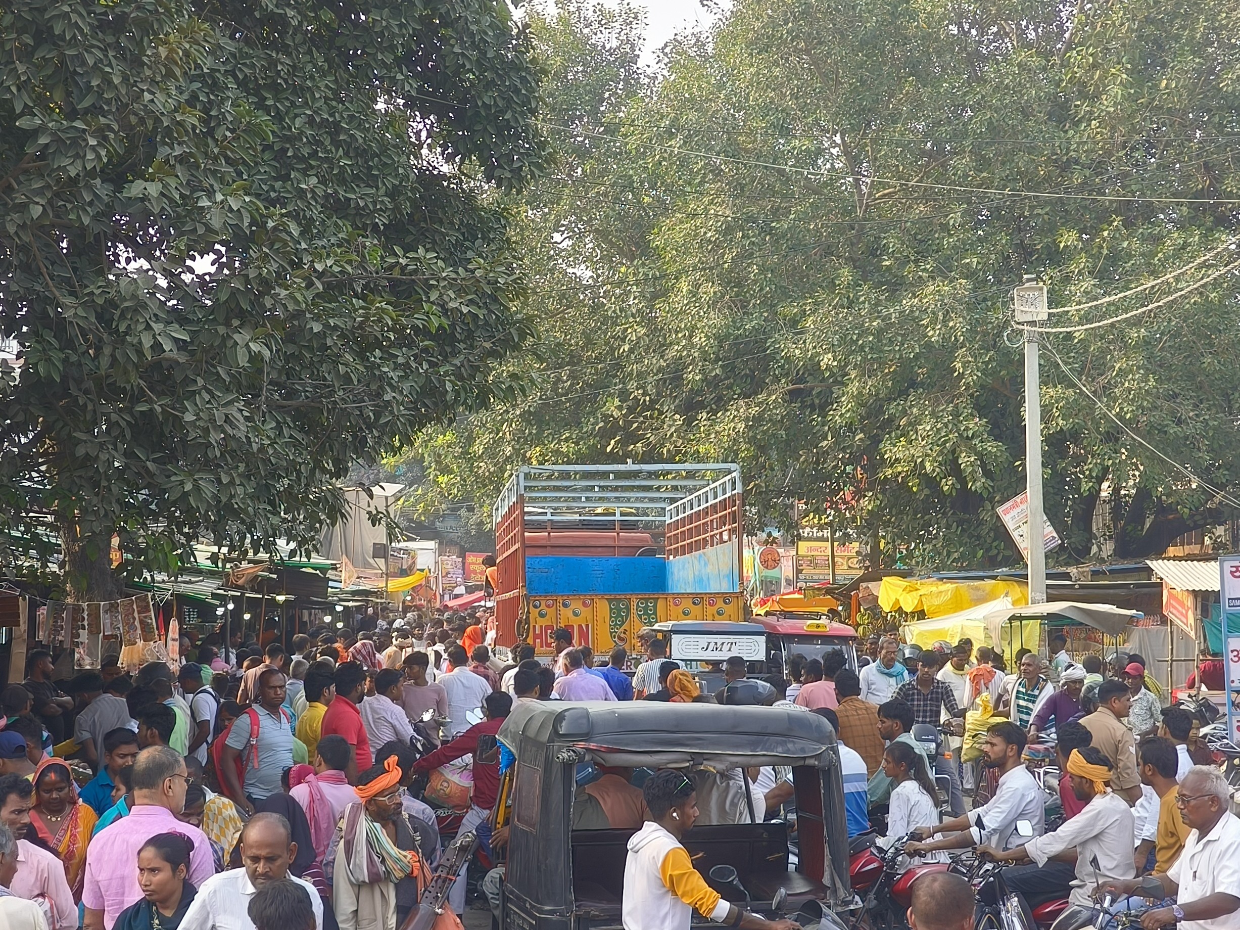 Dullahpur market was jammed for hours