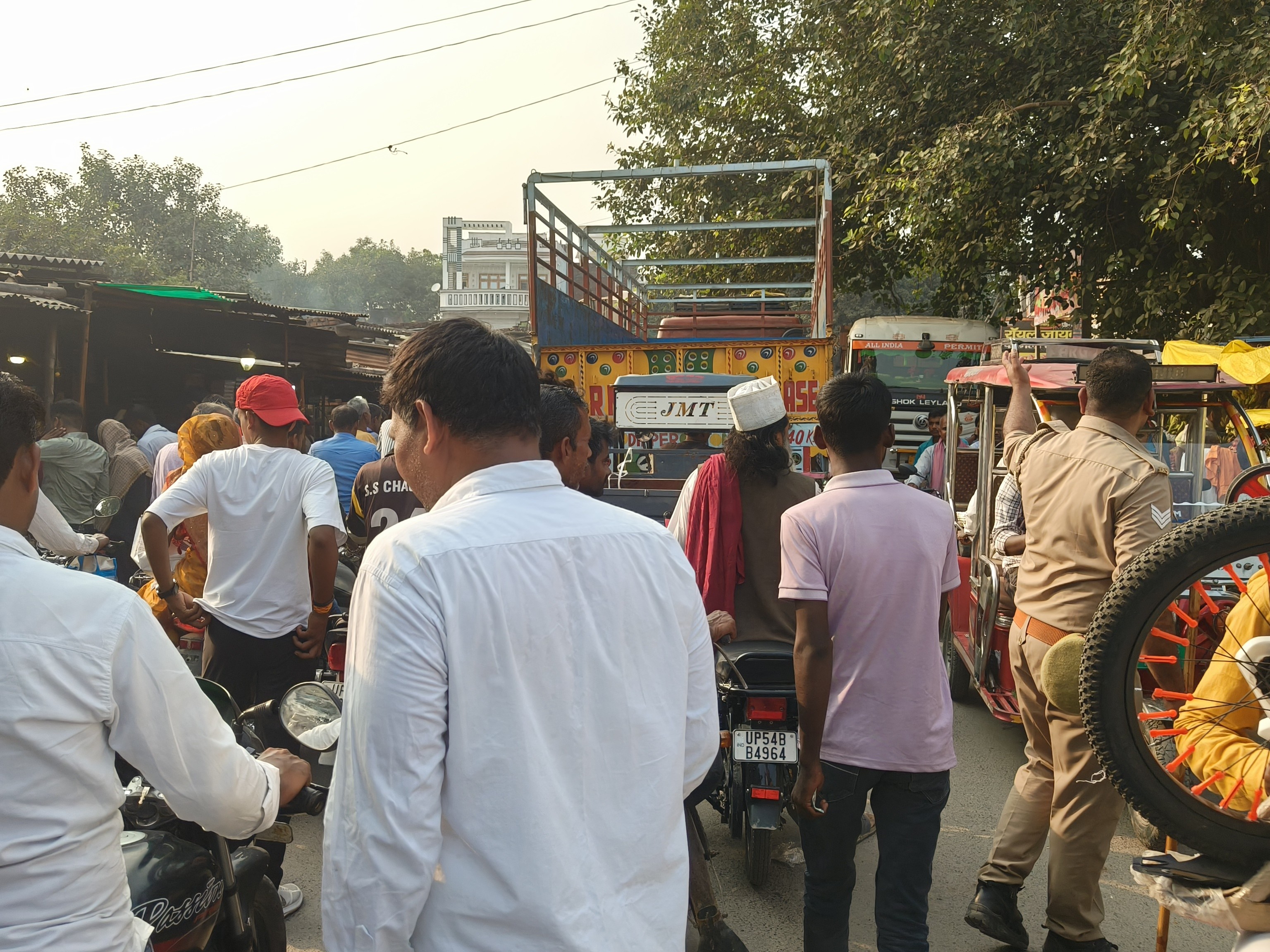 Dullahpur market was jammed for hours