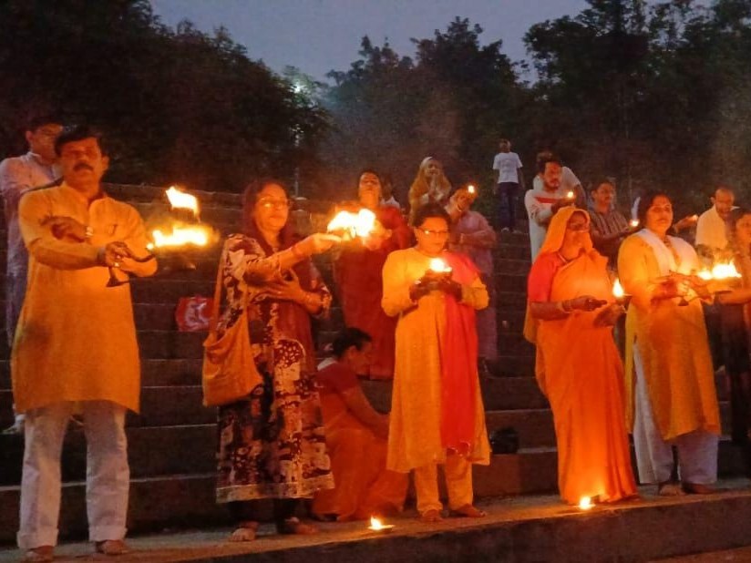 Ganga Aarti performed on Amavasya at Om Ghat
