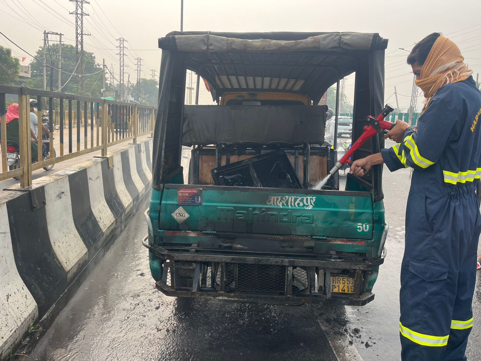 Auto Engulfed in Flames on Sohna-Gurugram Elevated Road | All ...