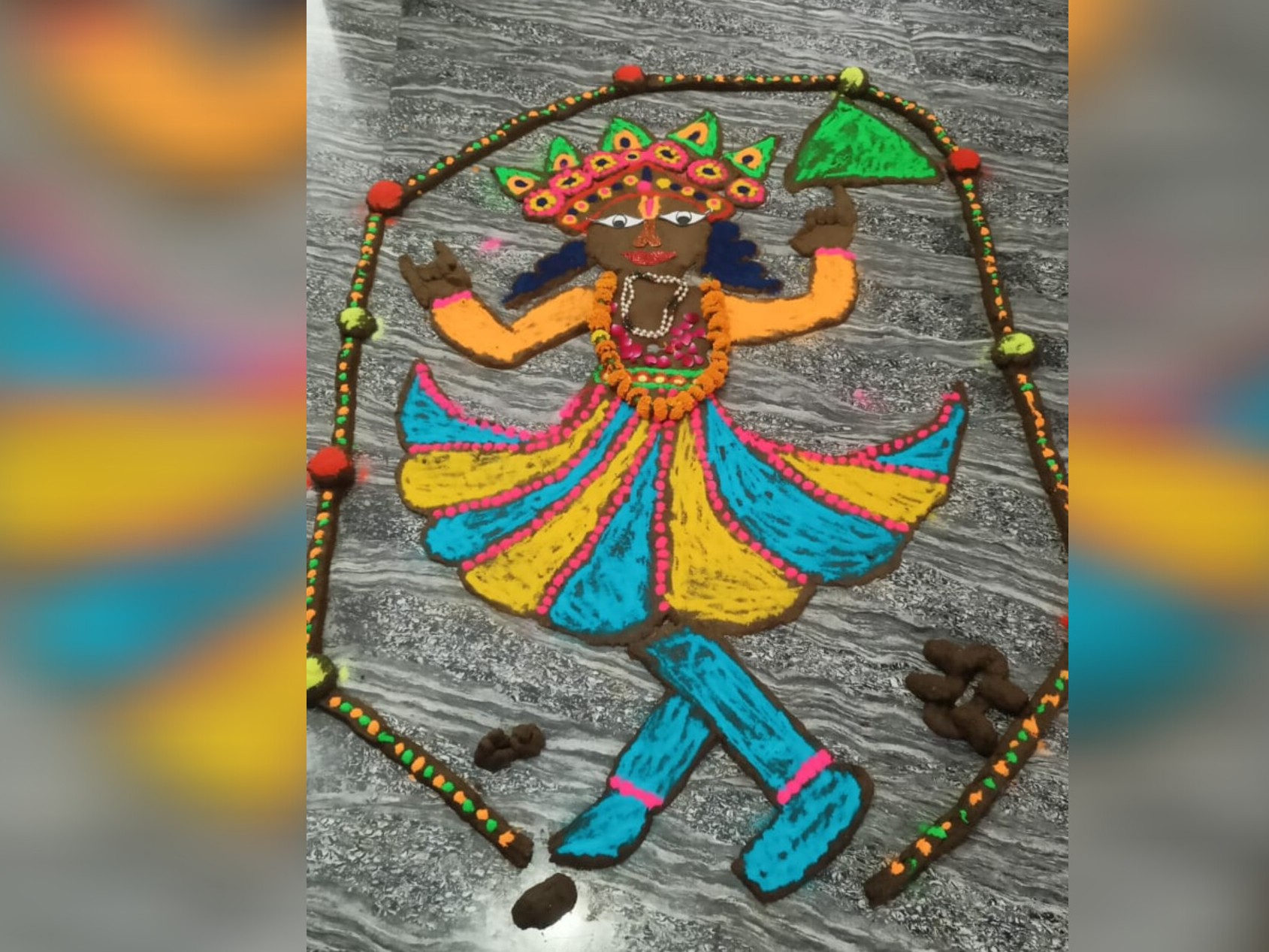 Govardhan Pujan festival in Gabhana, girls showed their creativity
