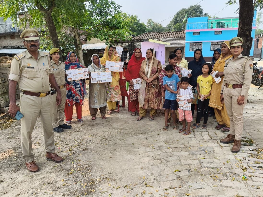 Mission Shakti team made women aware in Hisamuddinpur.