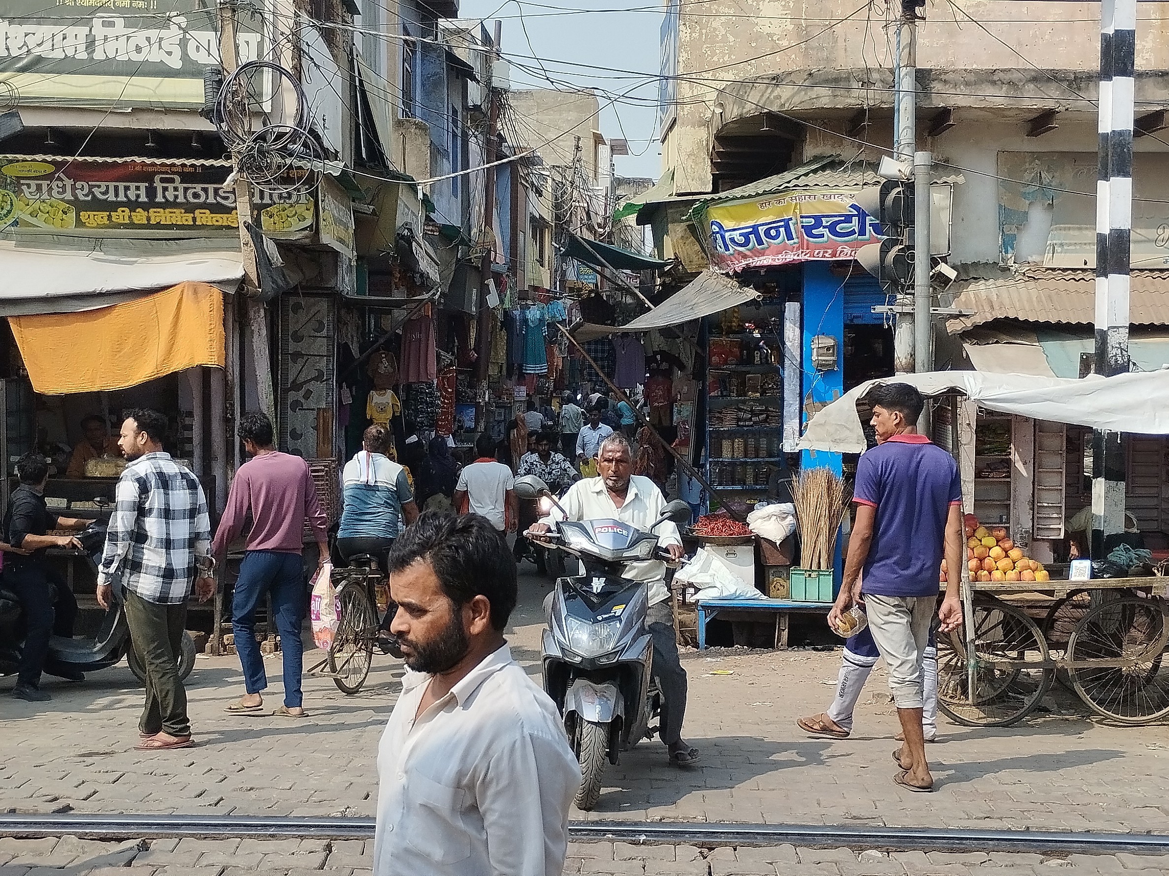 Decision to close Mathura's Raya Gate