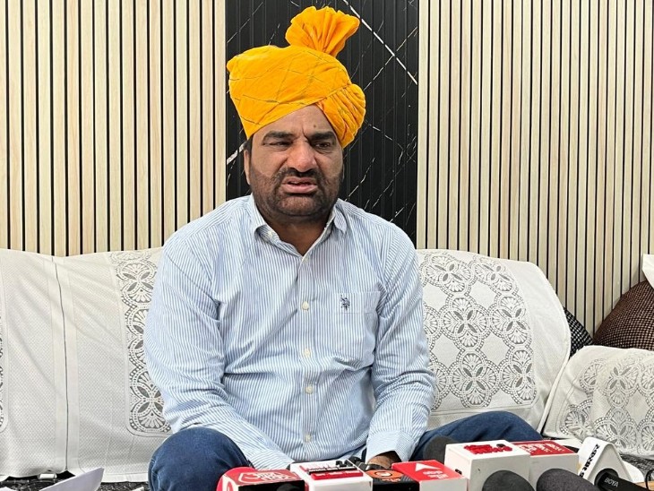 beniwal hits out at kirodi lal meena says farmers fear fake fertiliser ...