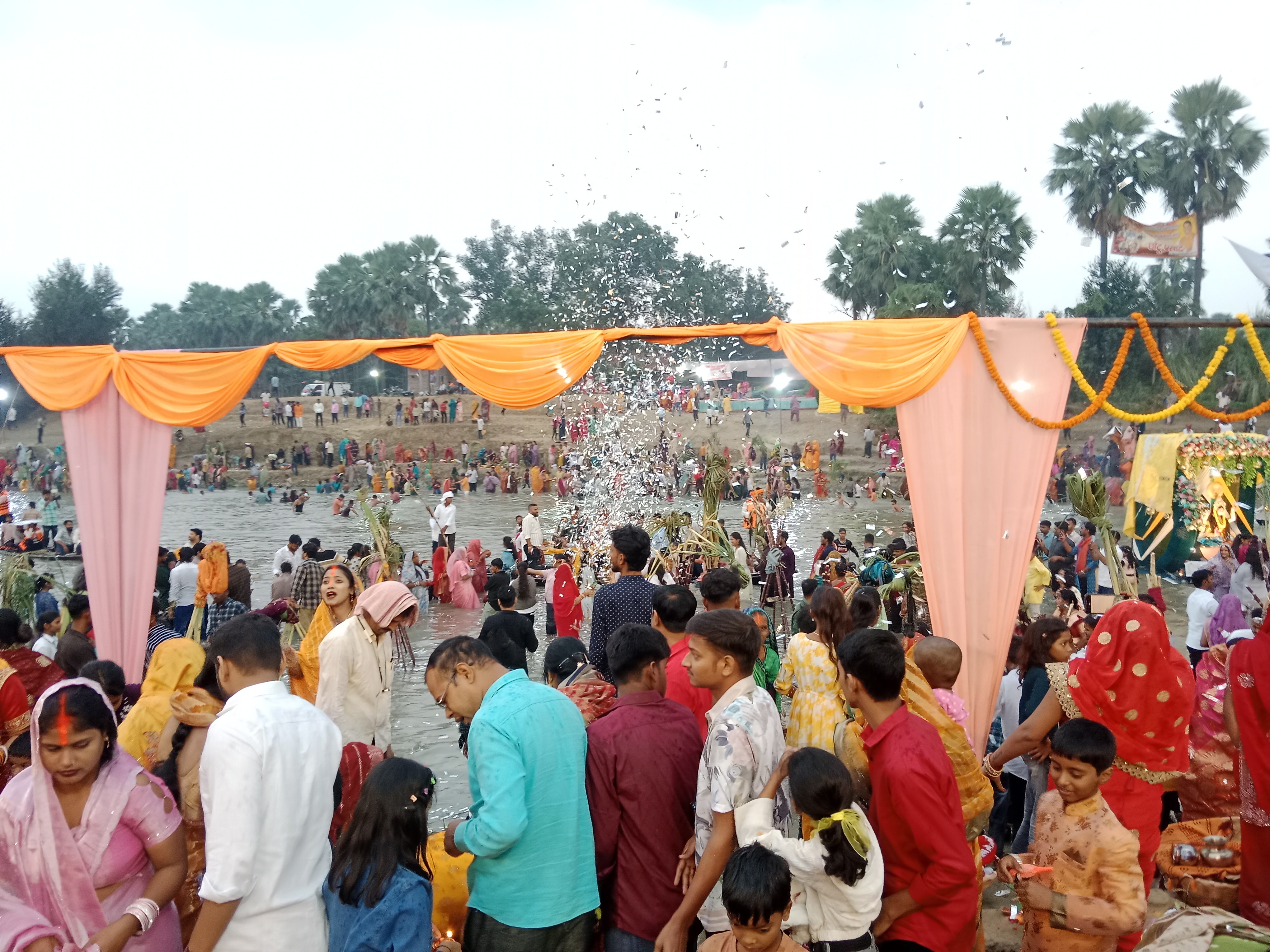 Chhath festival celebrated in Muhammadabad Gohna