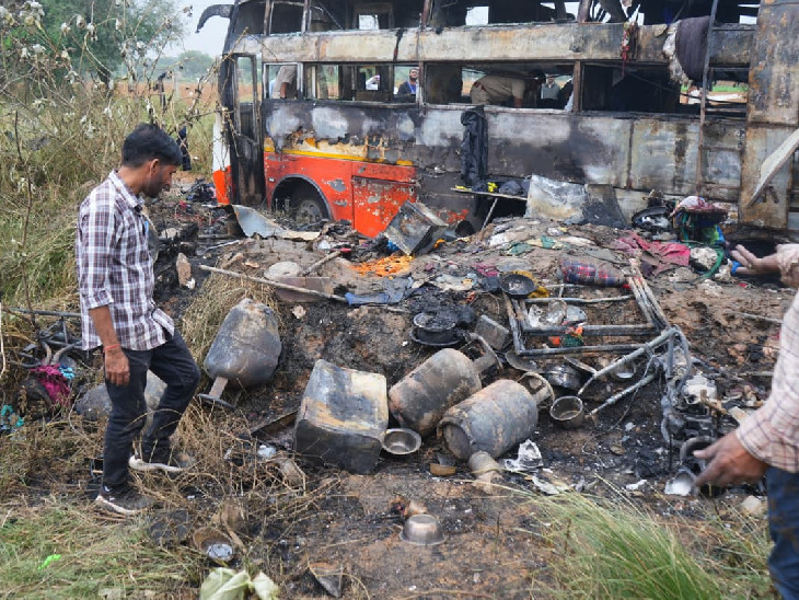 Bus turns into fireball after hitting power line in Jaipur: In PHOTOS ...