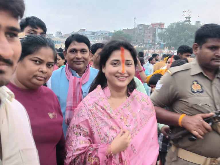Varanasi Chhath Puja 2025 LIVE Photos Update; Lucknow Kanpur ...
