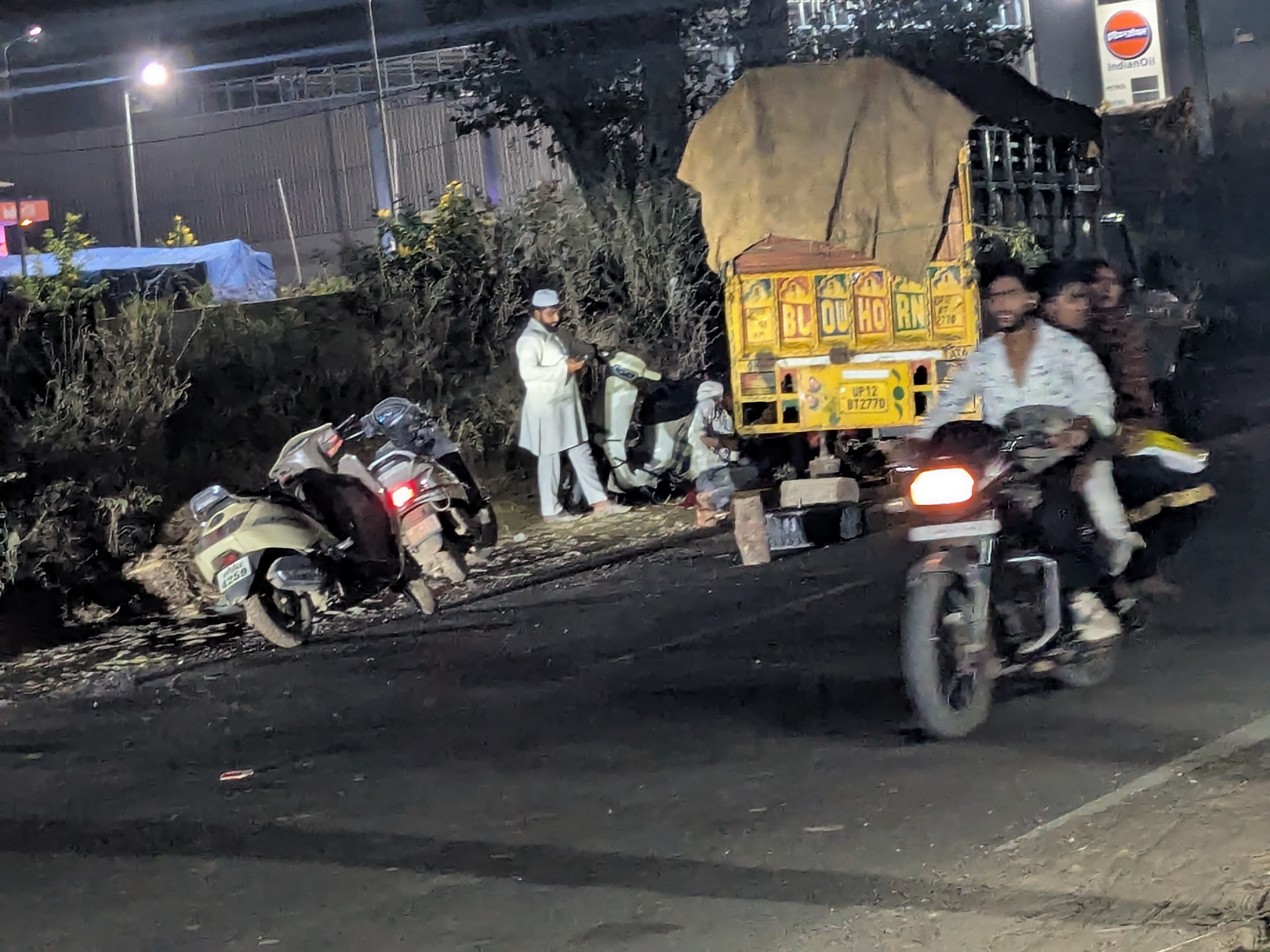 Wheel of a moving pickup came off in Muzaffarnagar | मुजफ्फरनगर में ...