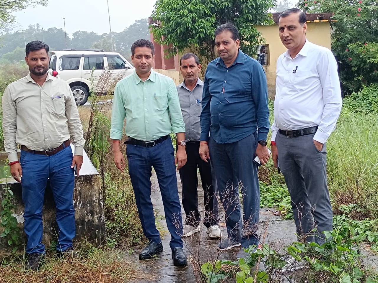 Pipraich Sugar Mill GM inspected the facilities. | पिपराइच चीनी मिल ...