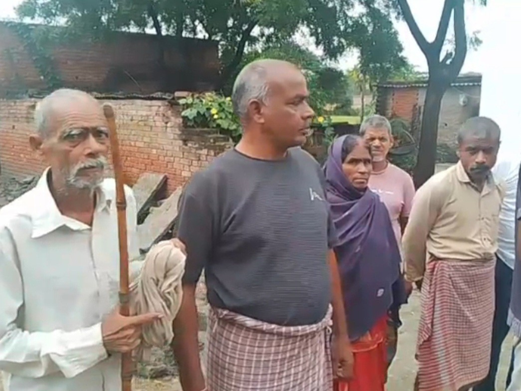 Sanitation system collapses in Sethakoli, villagers do their own cleaning