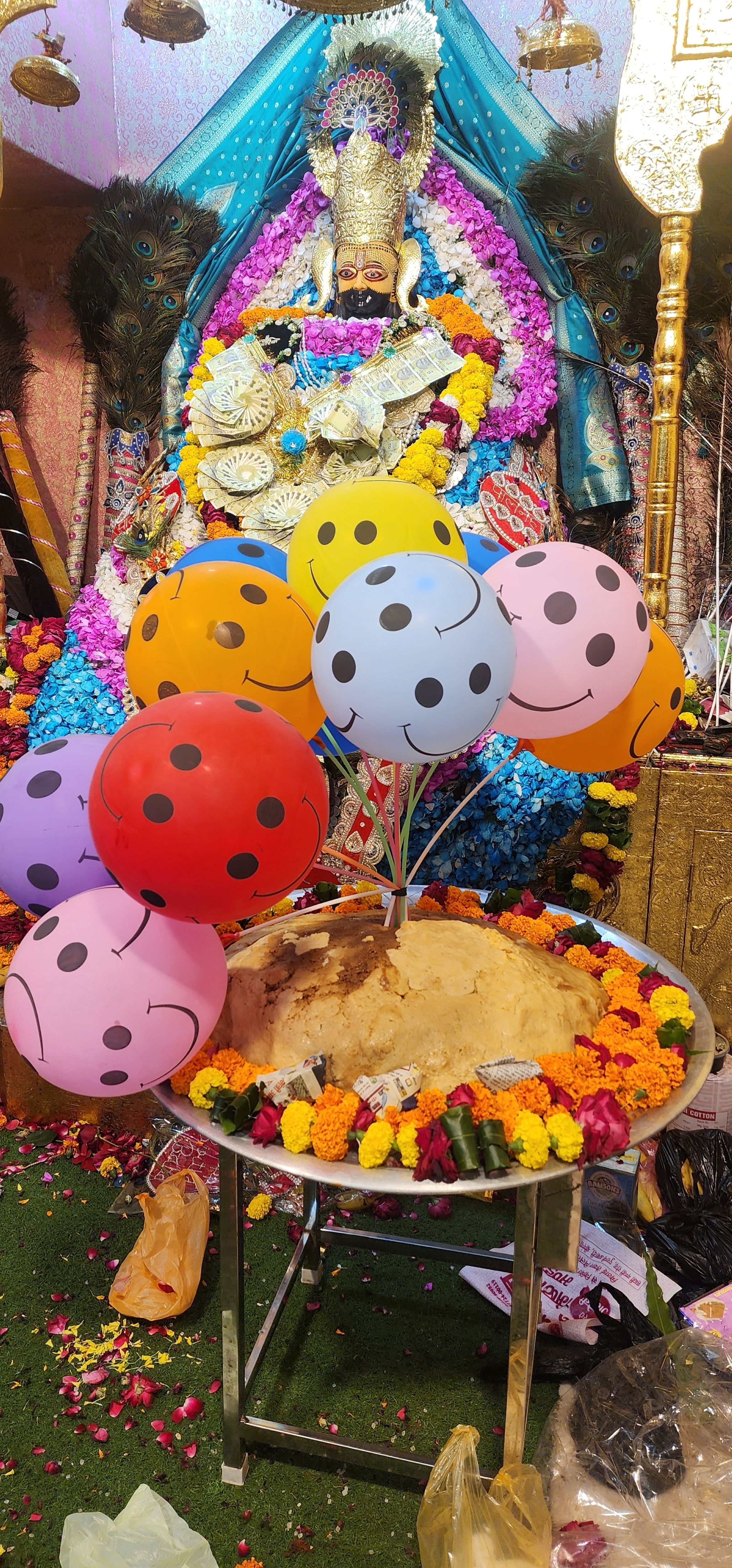 Shri Shyam Patotsav: Over 700 cakes were offered to Baba, and devotees ...