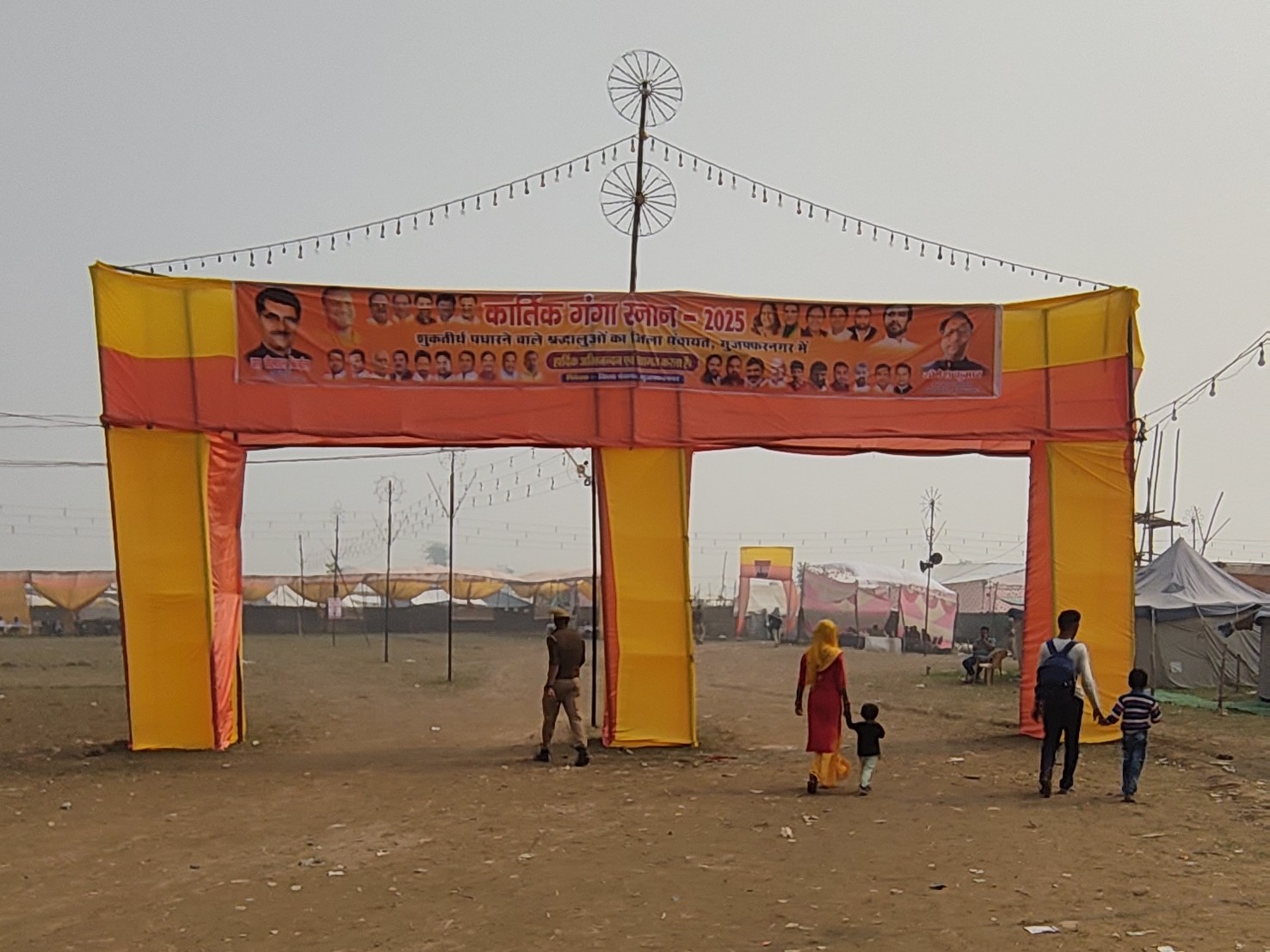 Shukratal Ganga bathing fair was dull | शुक्रताल गंगा स्नान मेला फीका ...