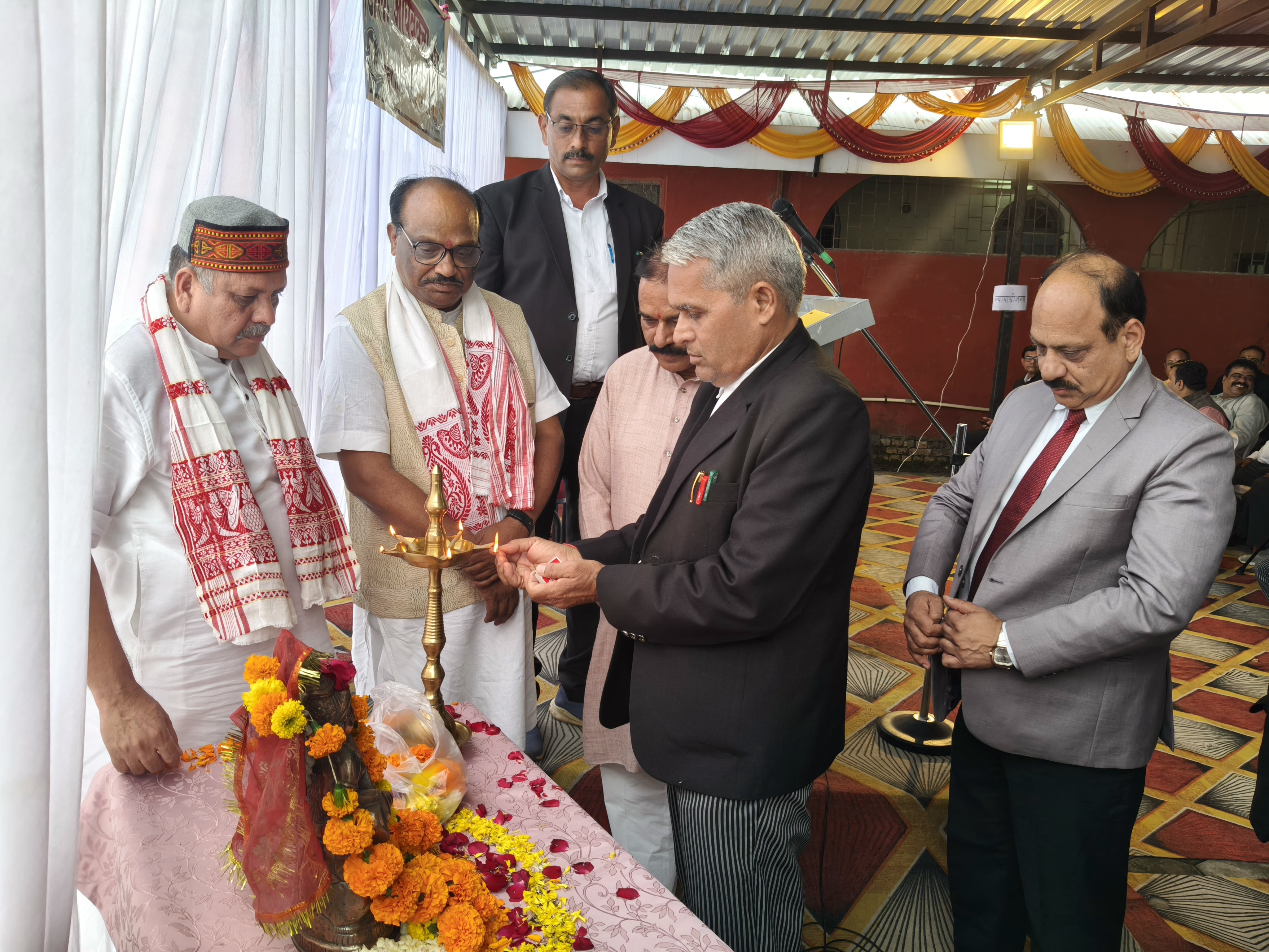 The new executive committee of Harda District Advocates Association ...