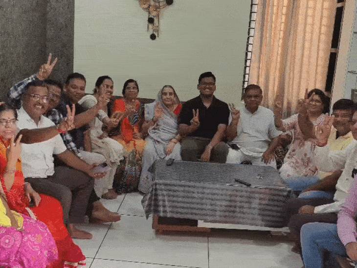 Mukund from MP tops All India CA exam: Scores 500 out of 600 in final ...