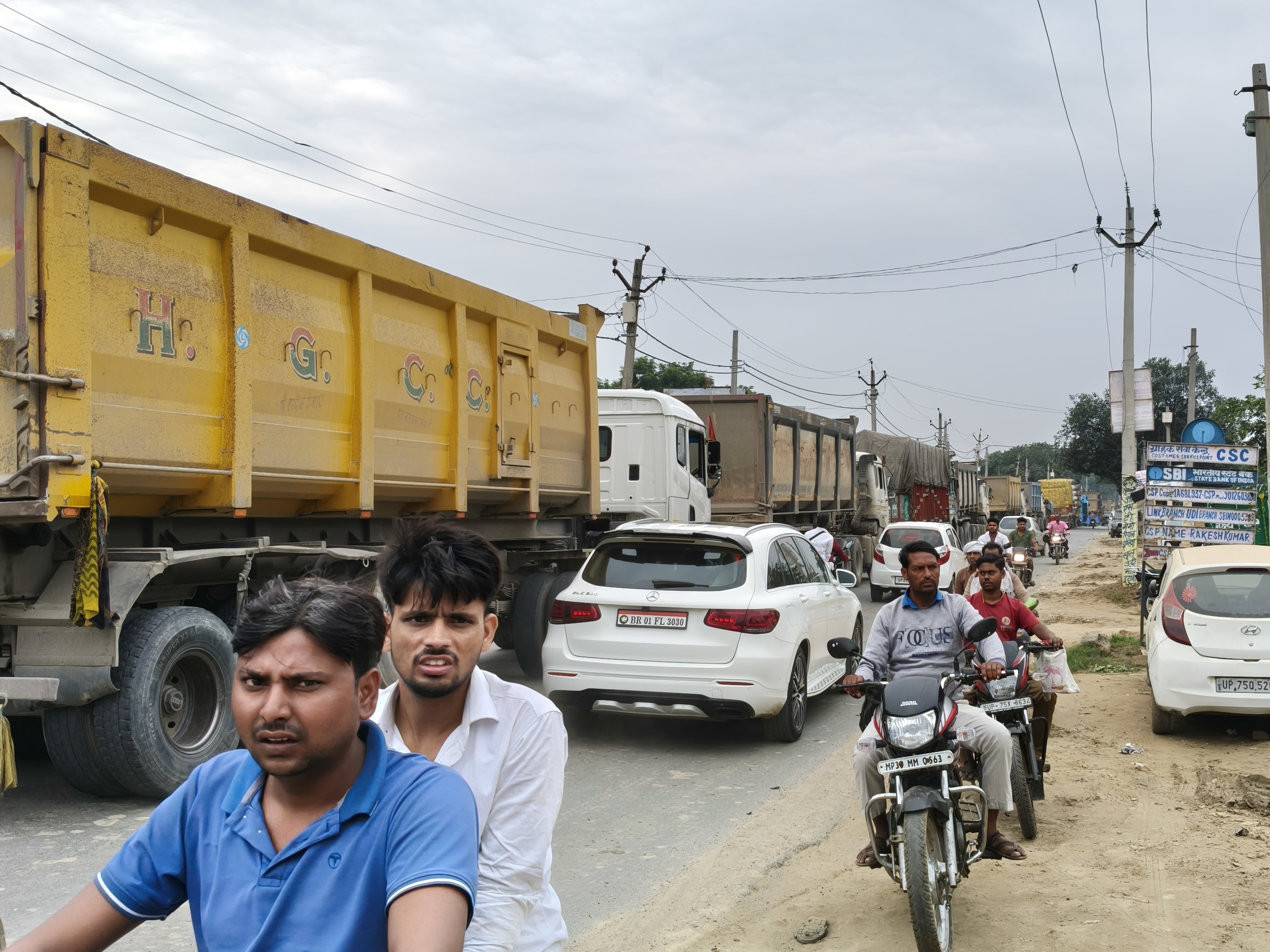 The problem of traffic jam at Udi Mod intersection