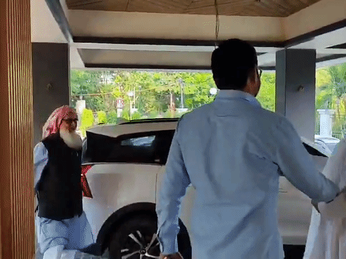 Azam Khan meets mafia Mukhtar Ansari’s elder brother in Lucknow Says ...