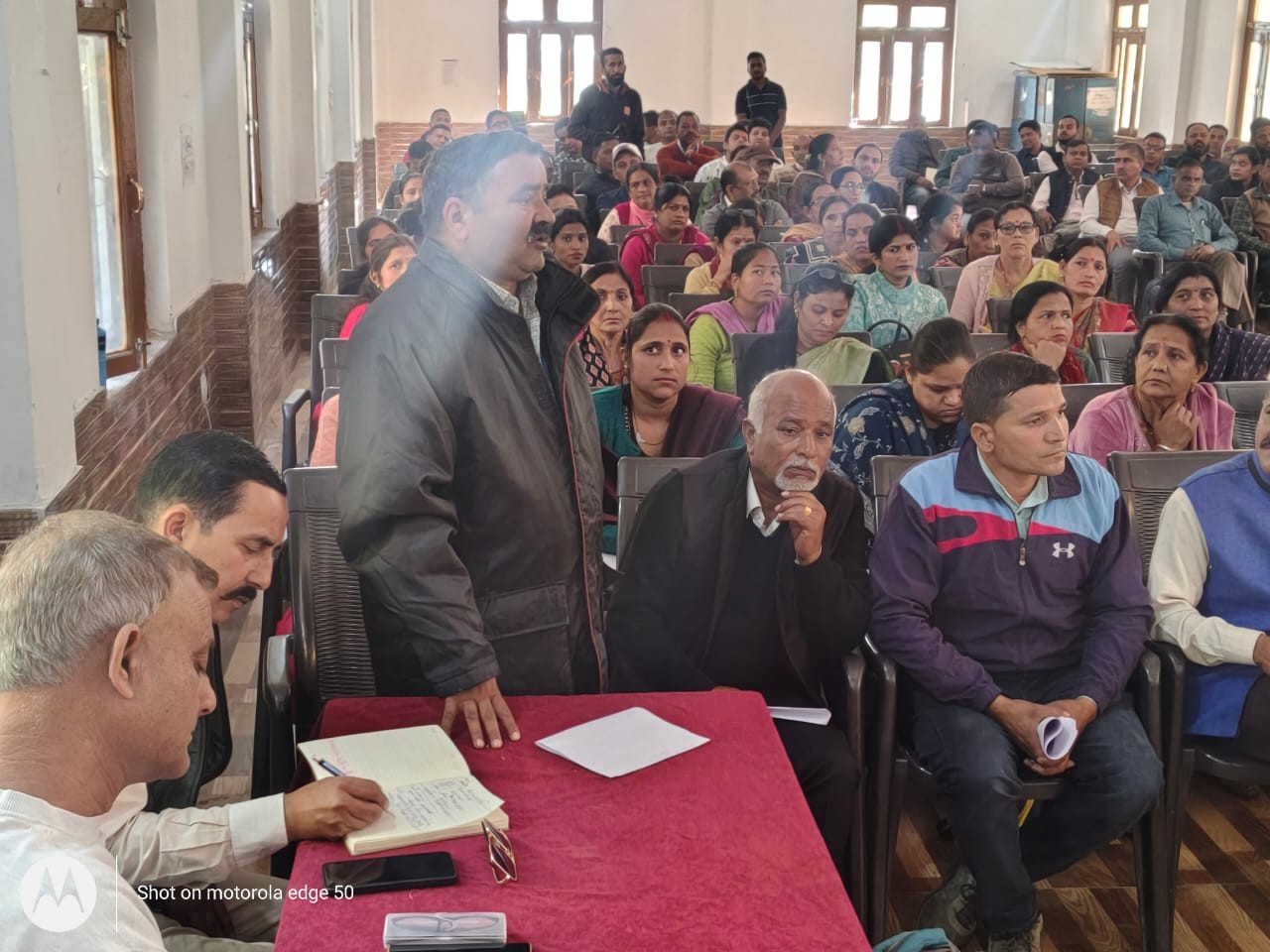 Basic problems dominated the Dugadda BDC meeting. | दुगड्डा बीडीसी बैठक ...