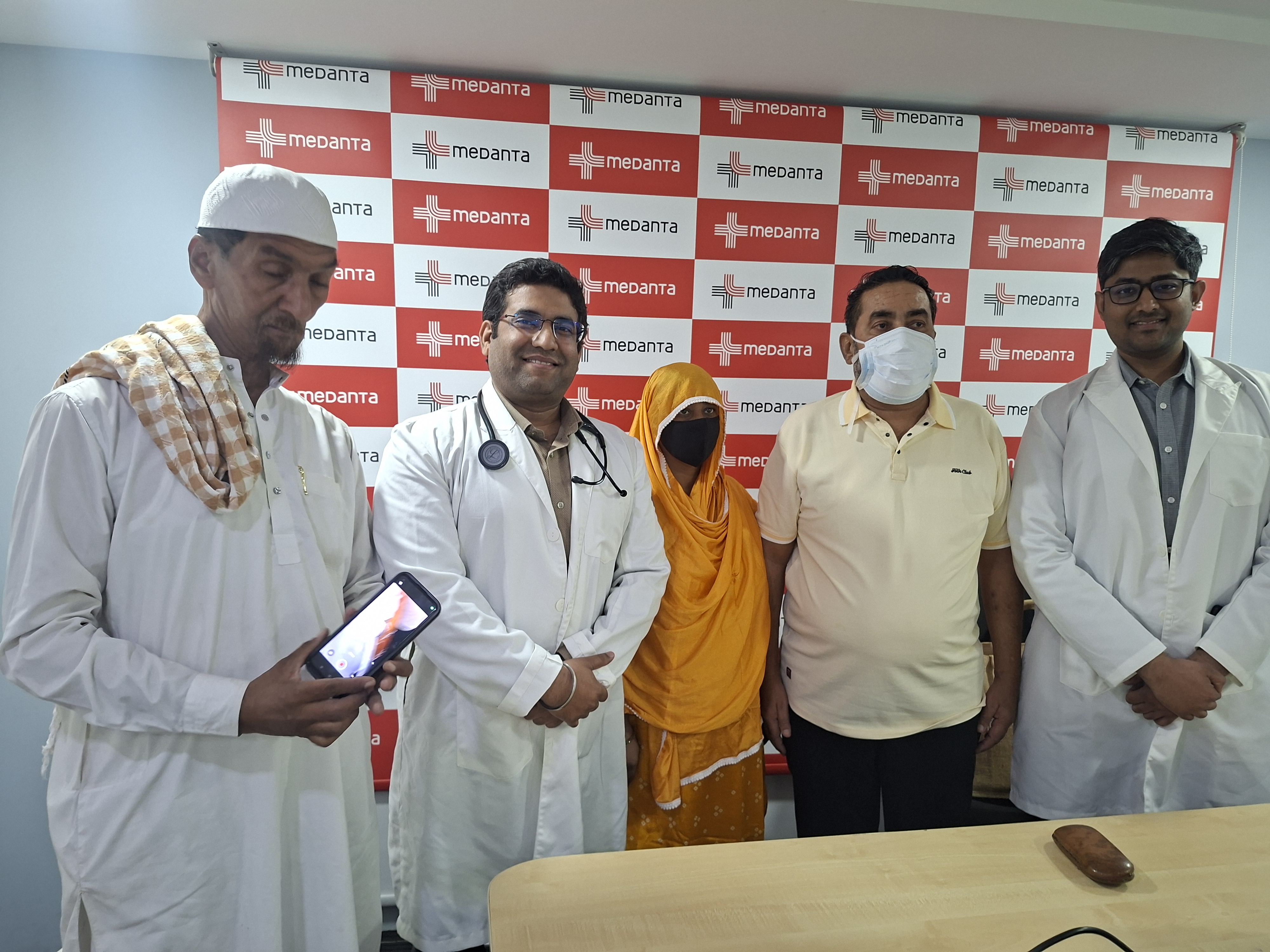 Indore Kidney Transplant Story; Husband Wife | Mehmood Nazma Bi | पत्नी ...