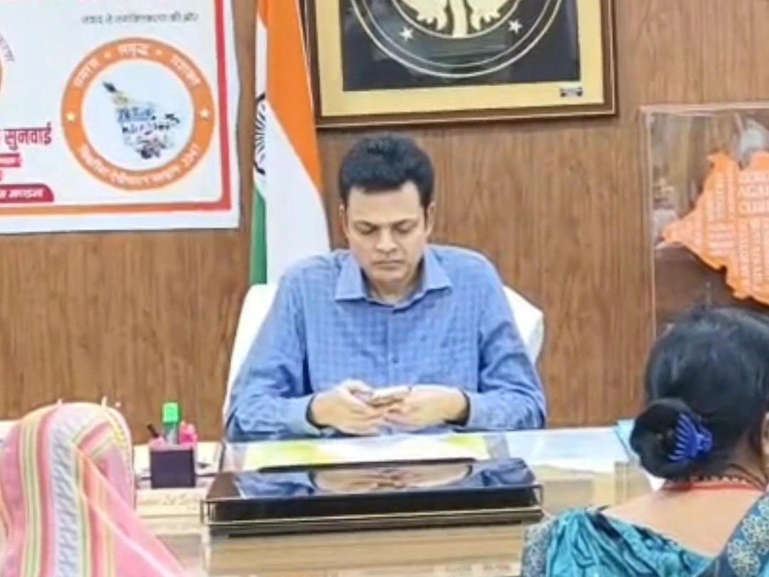 Devipatan division in Gonda tops the IGRS portal for the fourth time | गोंडा में देवीपाटन मंडल ...