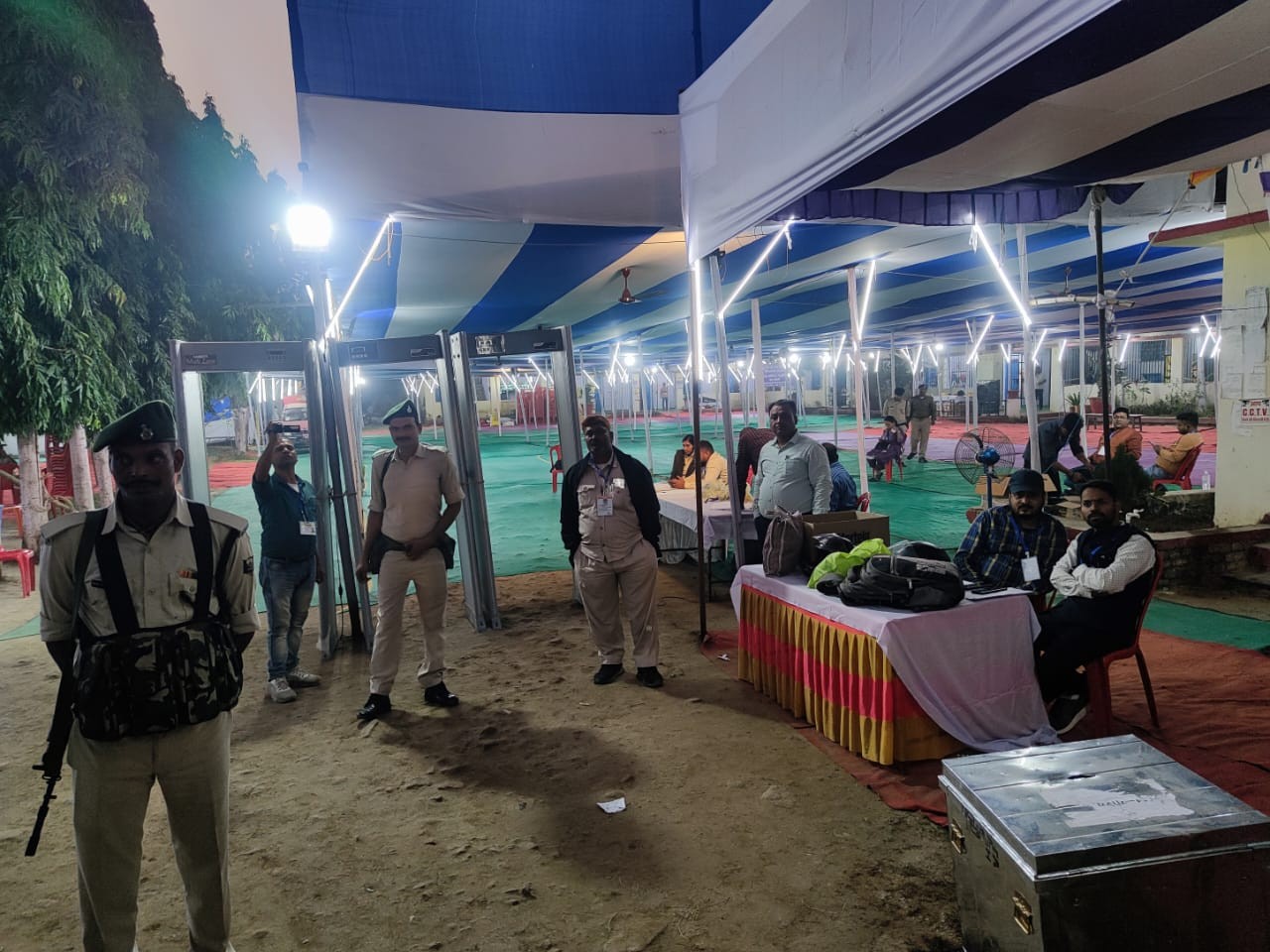 Siwan Election Result 2025 LIVE Update; BJP JDU RJD Awadh Bihari Mangal ...
