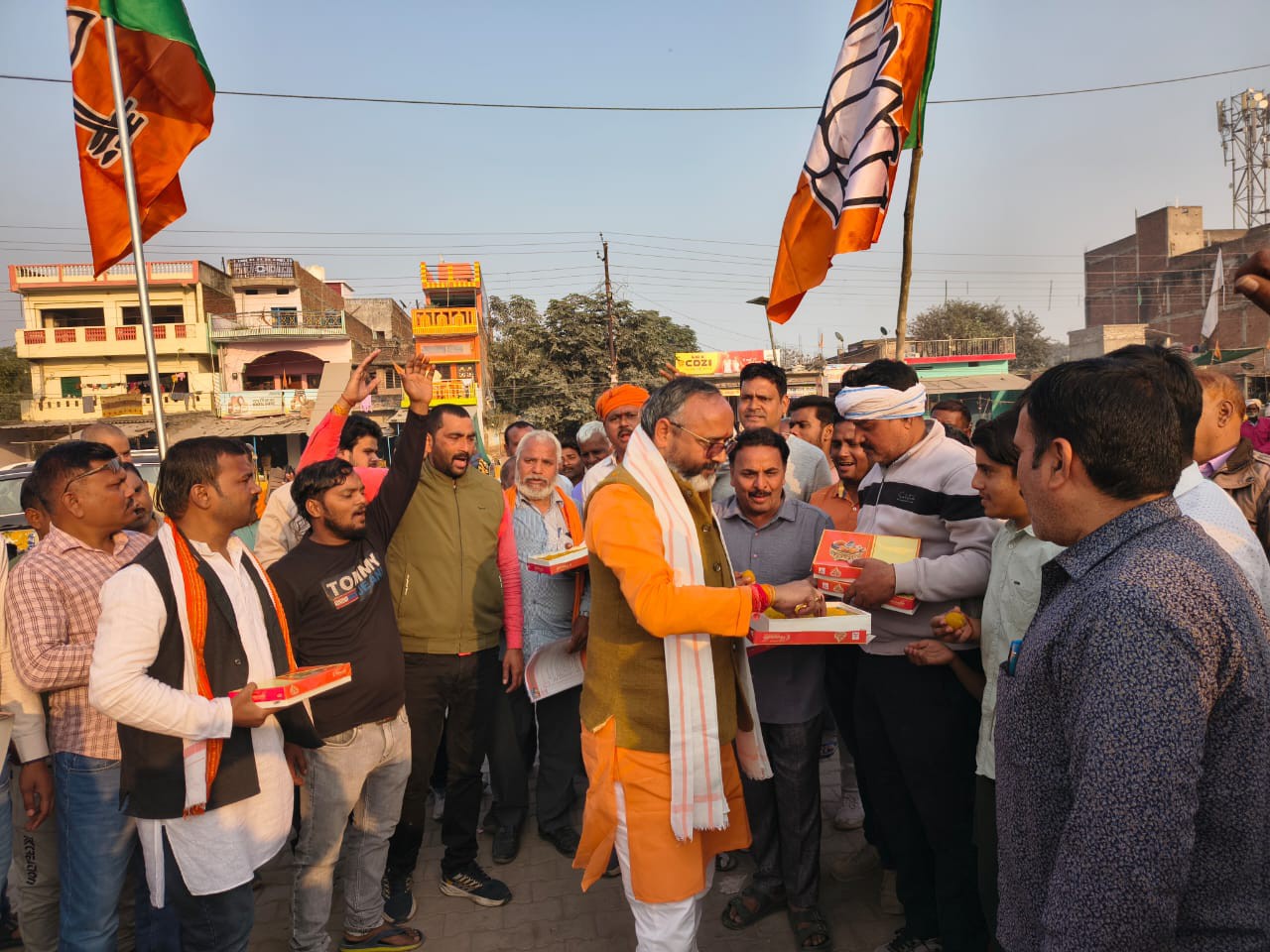 Celebrations mark NDA's victory in Bihar, sweets distributed | बिहार ...