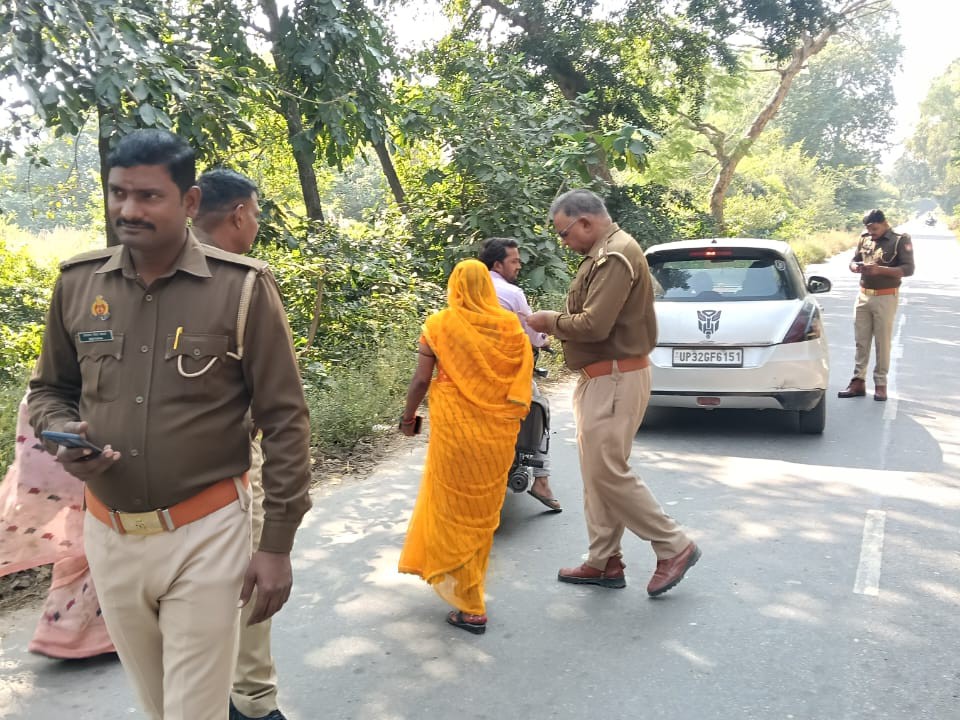 Police vehicle checking campaign in Sirauli Gauspur | सिरौलीगौसपुर में ...