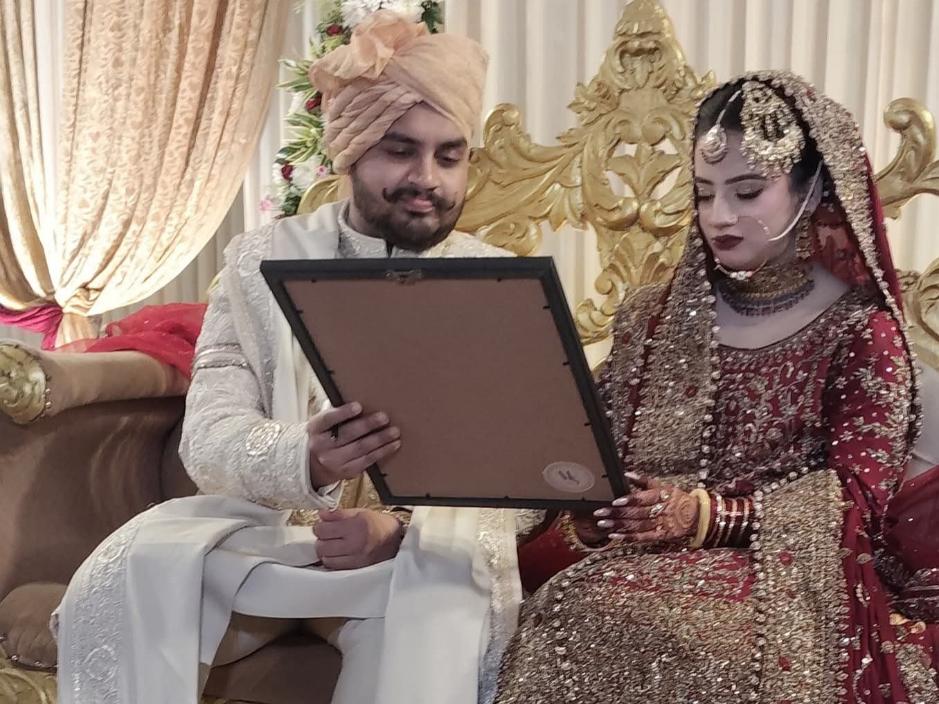 Mukhtar Ansari's son got married in Delhi Husband gets emotional seeing wife’s father’s photo ...