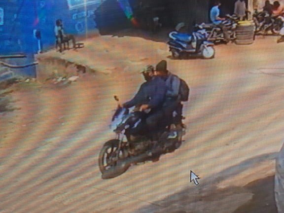 A two and a half tola chain was snatched from a woman in Barwani.