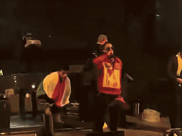 Pakistani Singer Talha Anjum Waves The Tricolor At Nepal Concert, GET ...