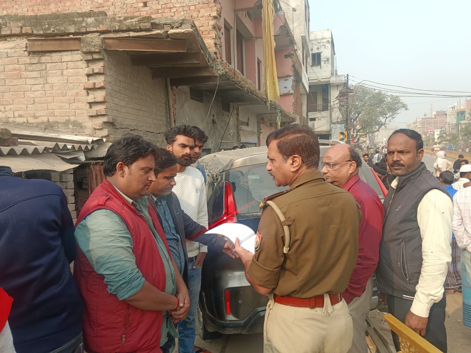 Uncontrolled car hits house in Varanasi, one dead