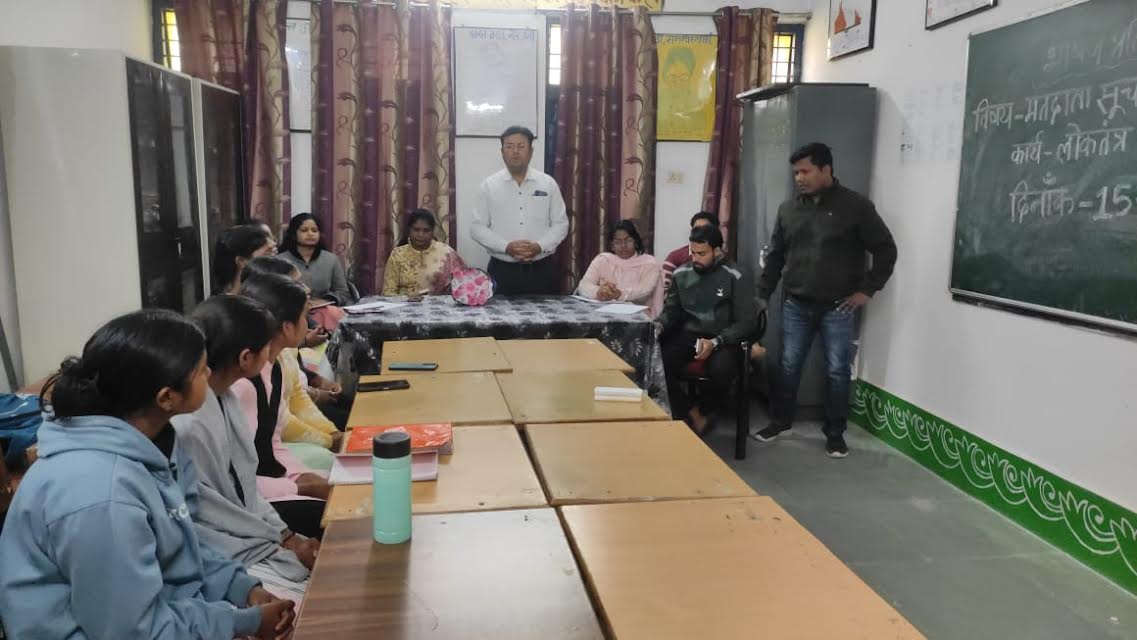 Lalli stood first in the speech competition. | भाषण प्रतियोगिता में ...