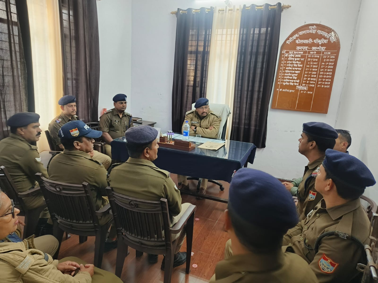 SSP inspected Chaukhutia and Dwarahat police stations. | एसएसपी ने ...