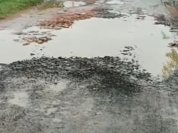Road in Gonda's Moharia is in bad shape